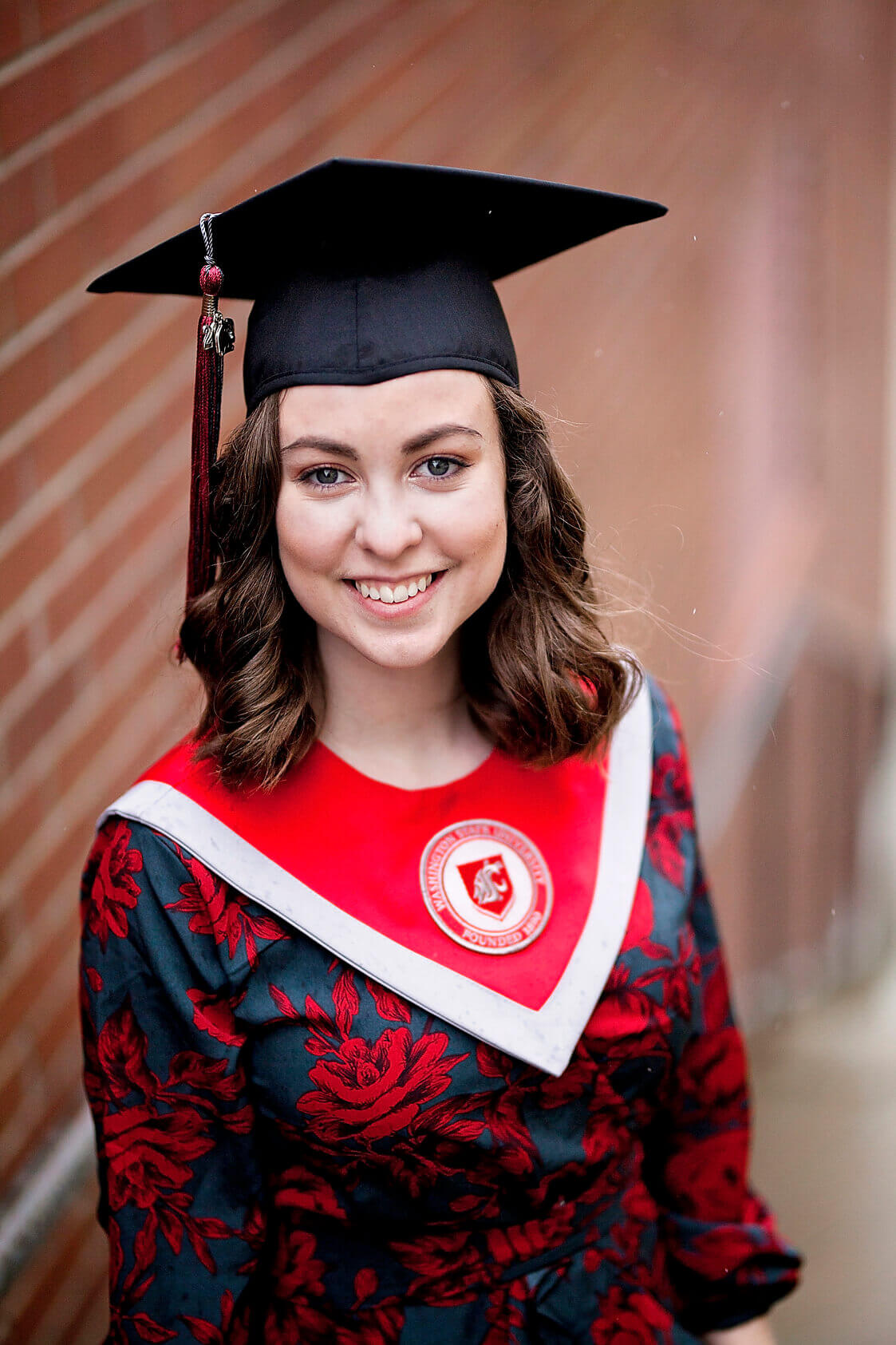 What Do I Wear for College Graduation Pictures ...