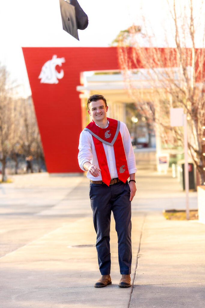 16 Poses for Graduation Pictures - naterobinsonphotography.com