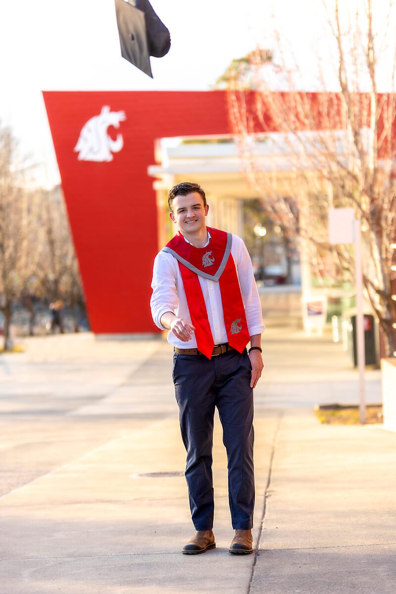 16 Poses for Graduation Pictures - naterobinsonphotography.com