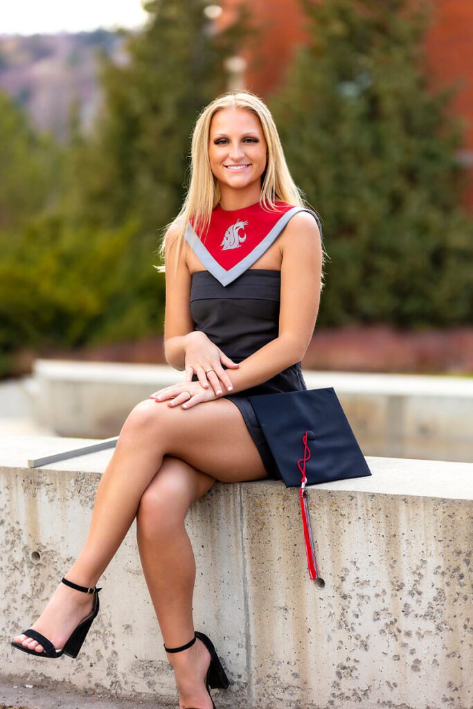 16 Poses for Graduation Pictures - naterobinsonphotography.com