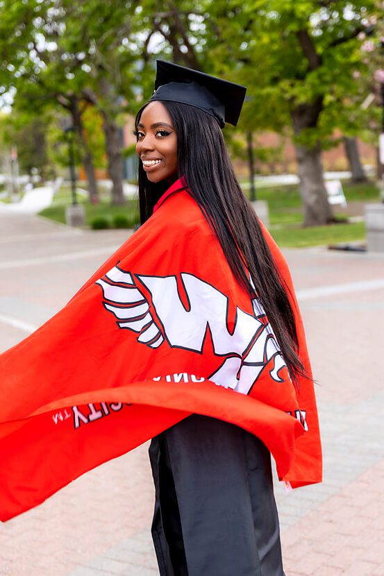 16 Poses for Graduation Pictures - naterobinsonphotography.com