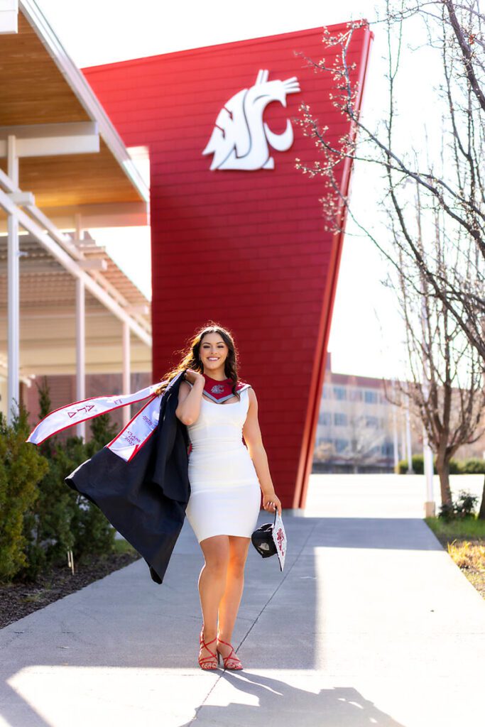16 Poses for Graduation Pictures - naterobinsonphotography.com