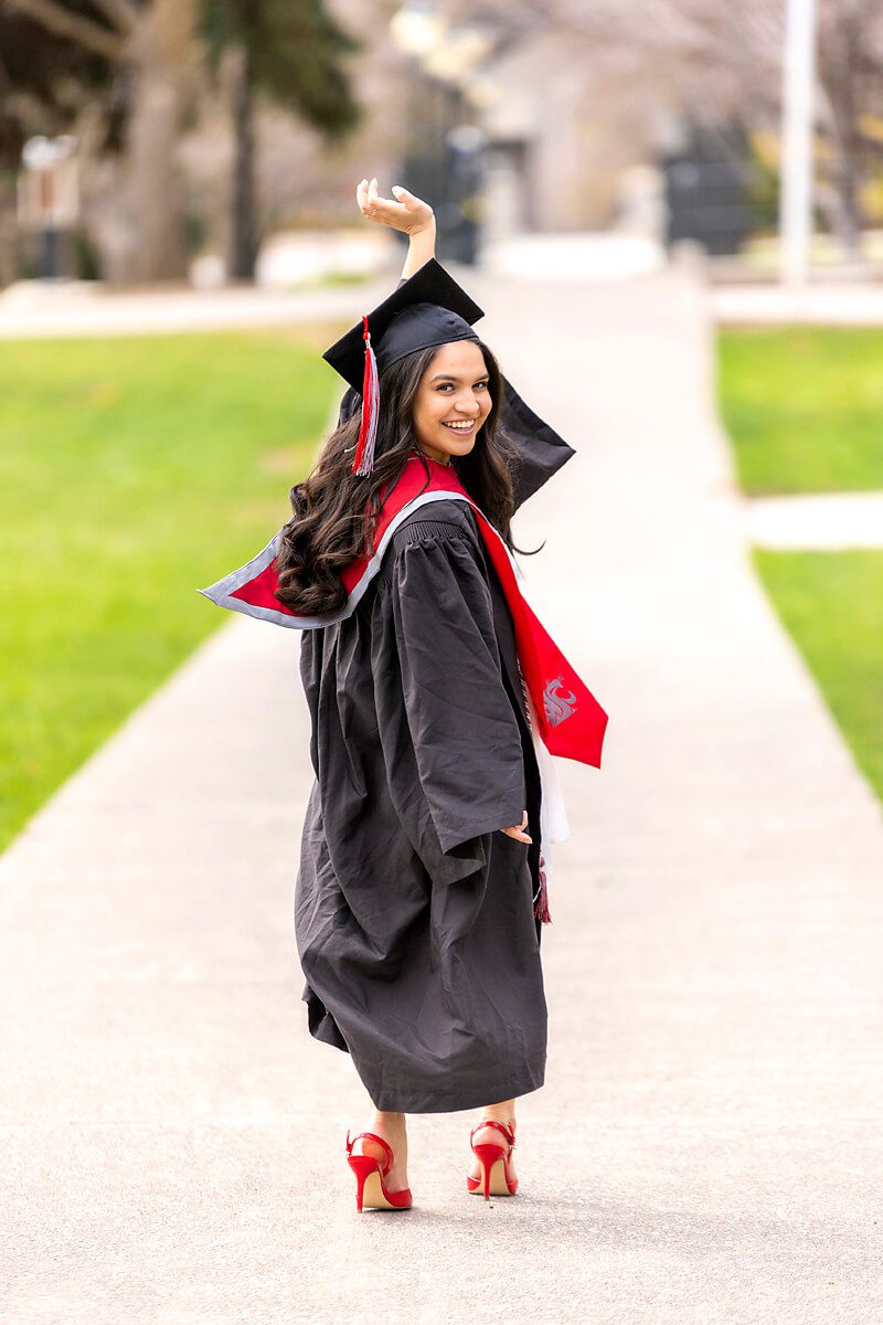 16 Poses for Graduation Pictures - naterobinsonphotography.com