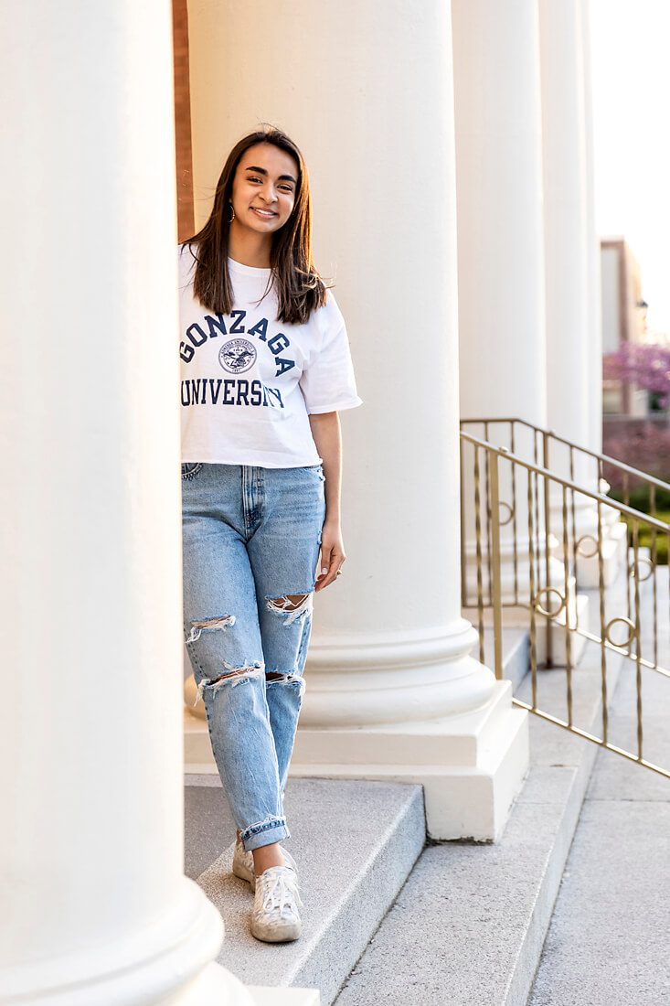 16 Poses for Graduation Pictures - naterobinsonphotography.com