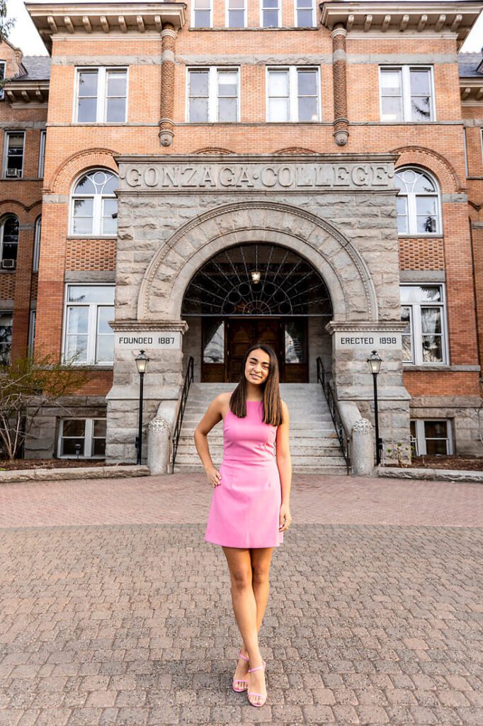 16 Poses for Graduation Pictures - naterobinsonphotography.com