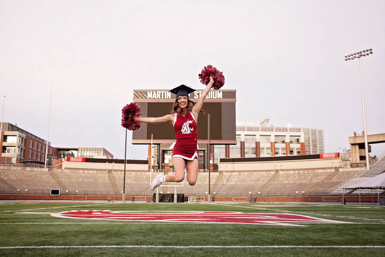 16 Poses for Graduation Pictures - naterobinsonphotography.com