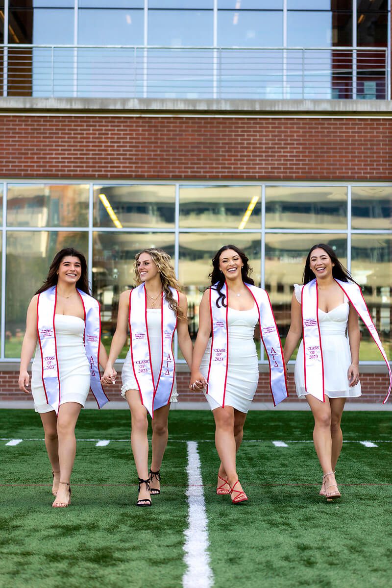 16 Poses for Graduation Pictures - naterobinsonphotography.com